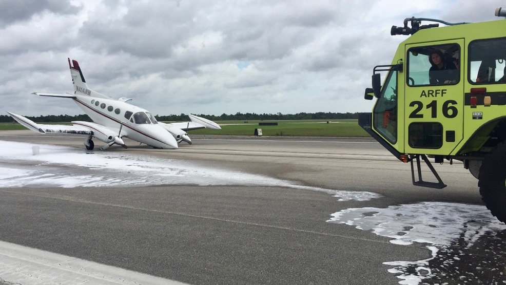 Plane makes belly landing at airport | WPEC