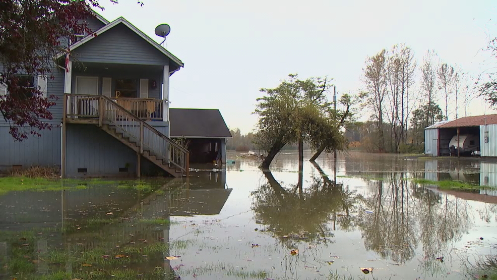 Clean-up efforts begin after river levels drop below flood stage near ...